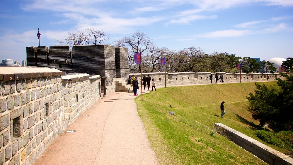 Dịch vụ Pháo đài Suwon Hwaseong, Gyeonggi | TGROUP | Đặt golf, tour du ...
